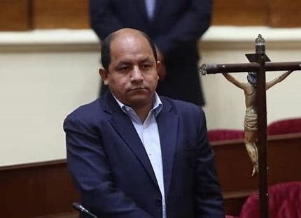 Alcalde admite que Marrufo le consiguió 4 obras públicas - Reina de la ...