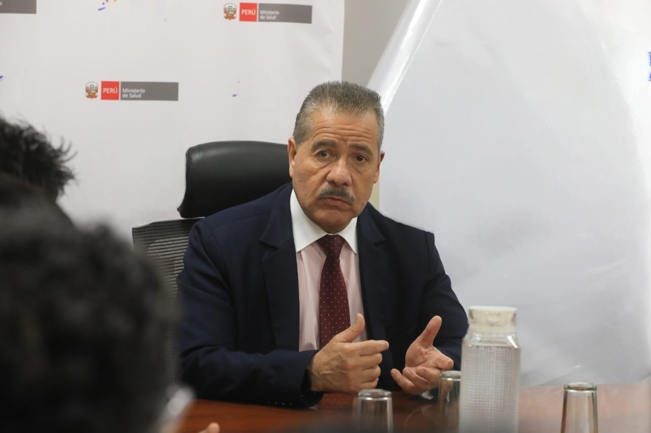 Ministro Luis Quiroz anuncia implementación de consultas médicas 24/7 ...